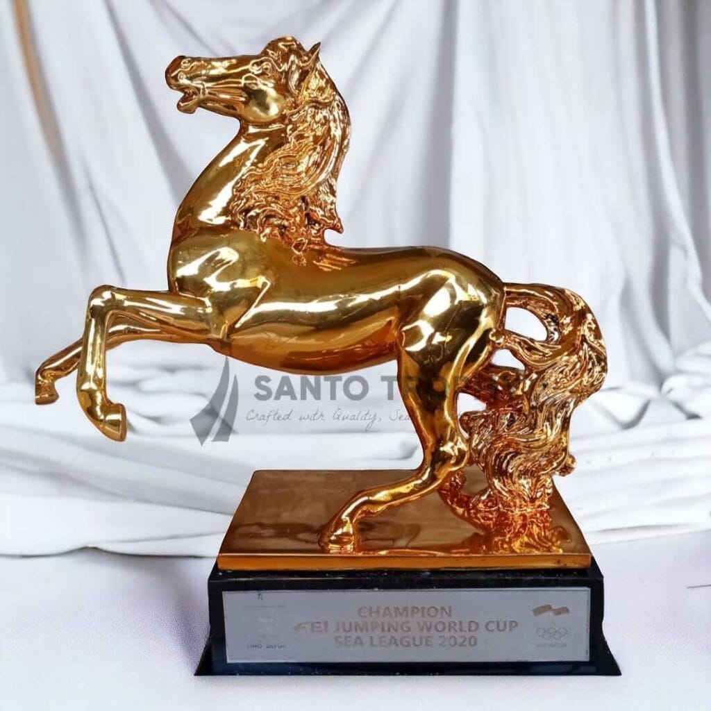 Apa Itu Piala Penghargaan dan Kegunaannya | Santo Trophy
